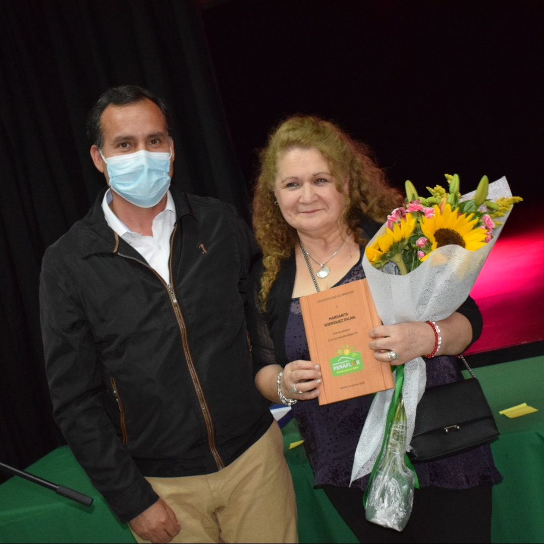 Escritora Peñaflorina presenta su libro: “Cuentos de Media Tarde ...